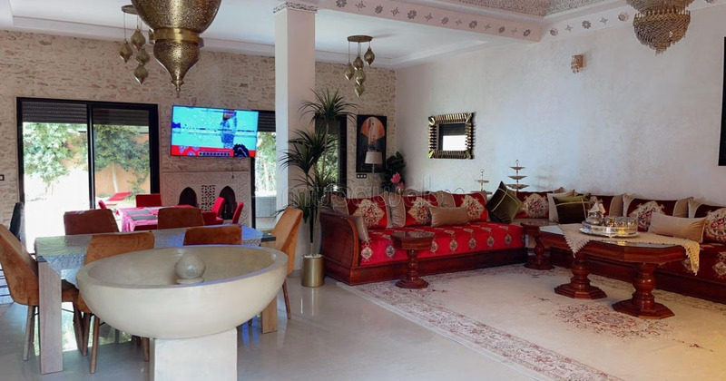 Magnifica villa di 450m² con piscina in affitto a Targa - Ménara ...