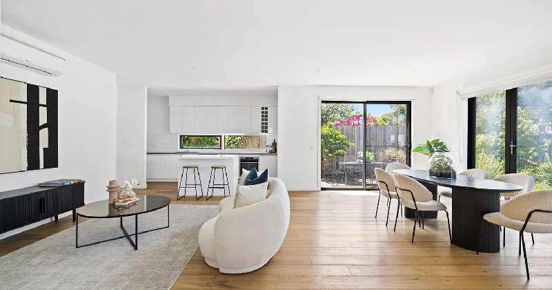 Spacious home in prime location! - 7 Gilmour Road, 3204 Bentleigh - 4 ...