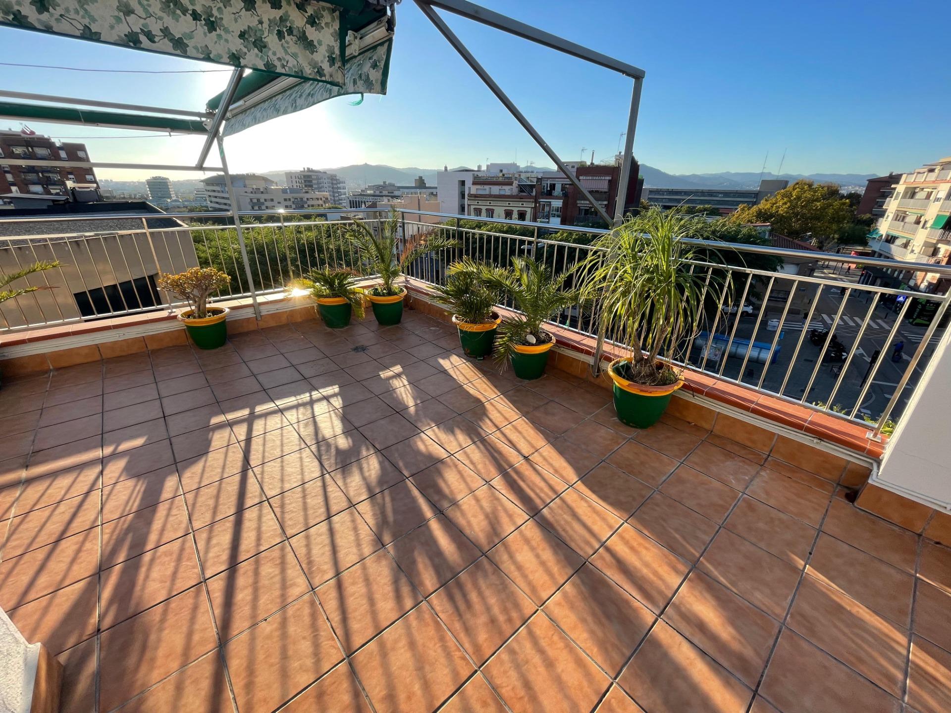 Penthouse WITH elevator and terrace at 60m2 level - 08940 Cornella de ...