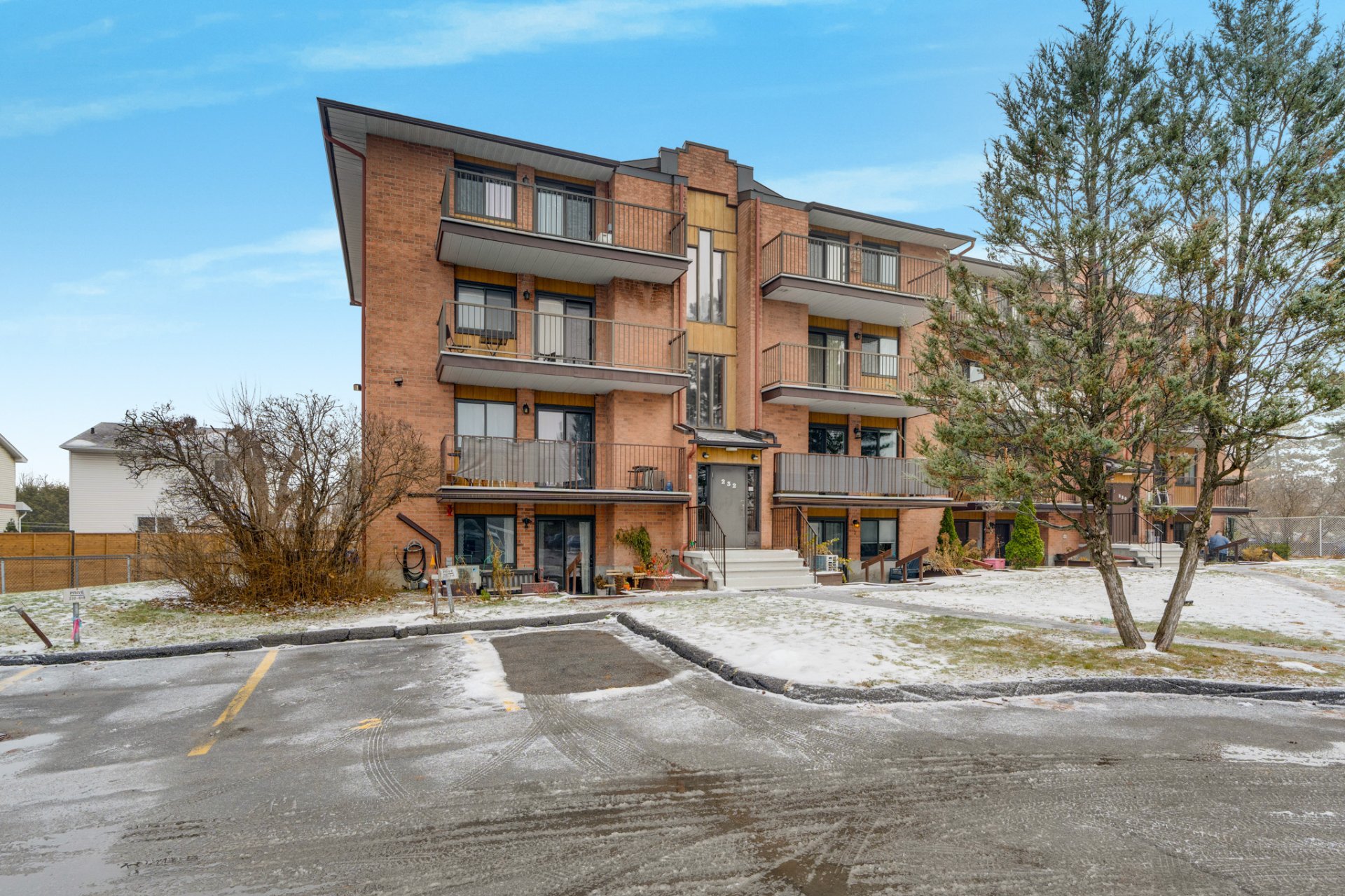 Bright condo with a warm, inviting vibe - 232 Boul. de la Cité-des ...