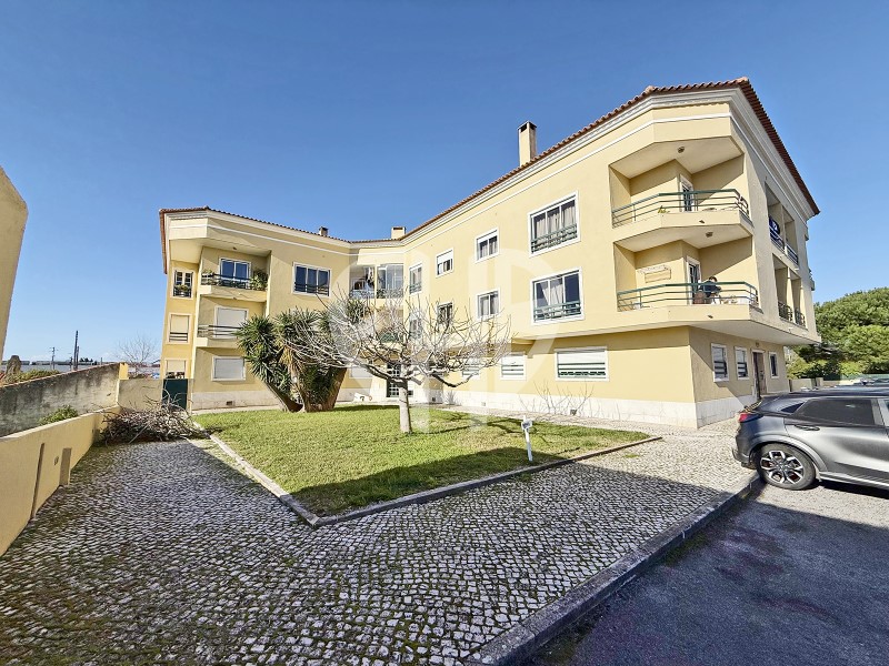 3 Bedroom Apartment // With Parking Space - Abrunheira - S.Maria e S ...