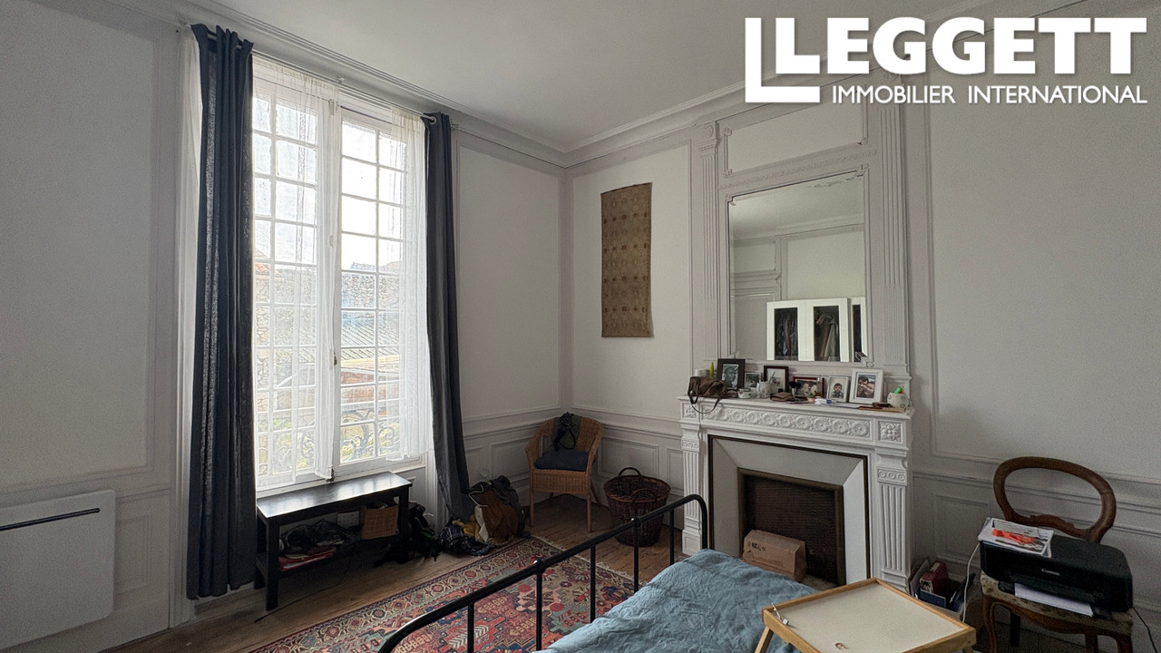 Rare Historic property with plenty of potential in the heart of a ...