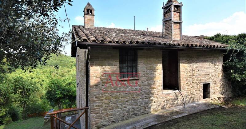 16 Immobili in vendita a meno di € 100.000 - Amandola | Properstar IT