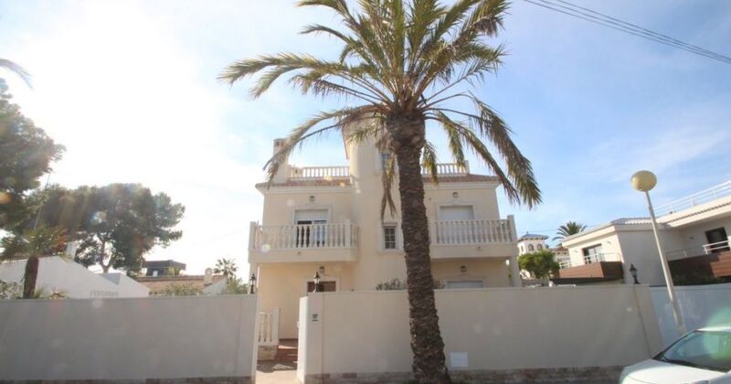 1,116 Houses with Terrace for Sale in Cabo Roig | Properstar