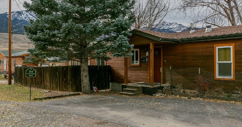 114 Yellowstone Street, Park County, MT, 59030 Gardiner - 3 beds house ...
