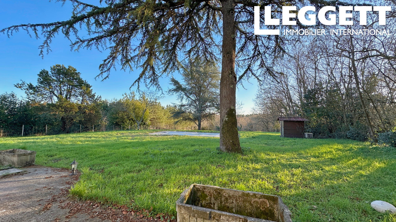 Elegant 260m2 manor house with 8 bedrooms and swimming pool, set in ...