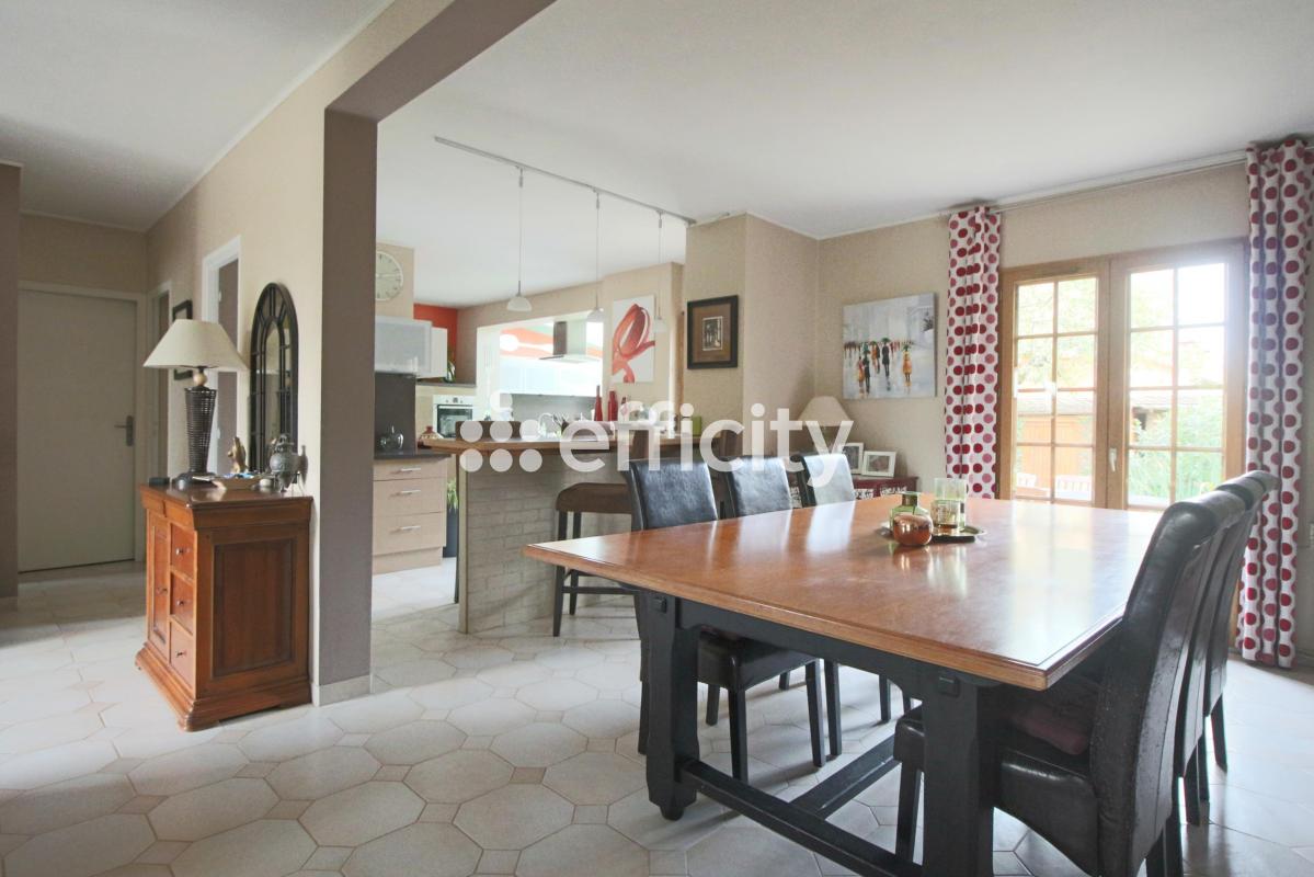 House - 4 beds house for sale - Properstar