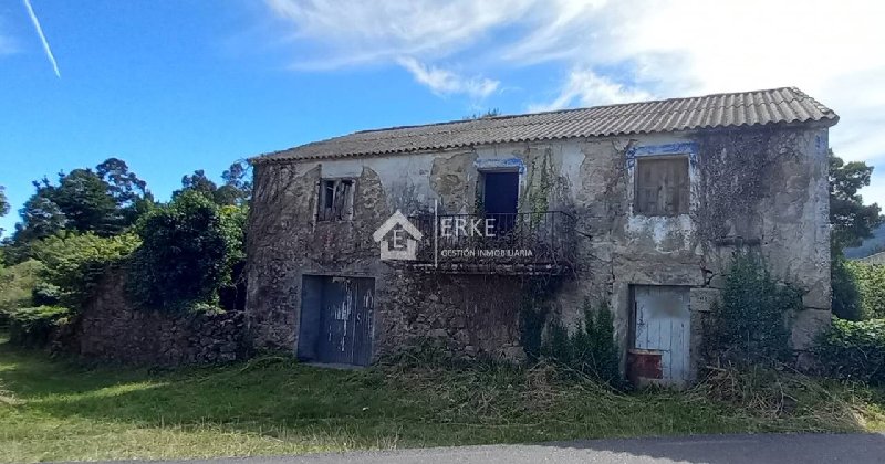 17 Appartements et maisons à vendre à petit prix - Cee | Properstar FR