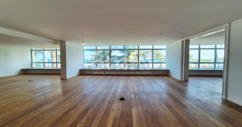 Opportunity !! Vieira Souto best stretch , Front apartment with 4 ...