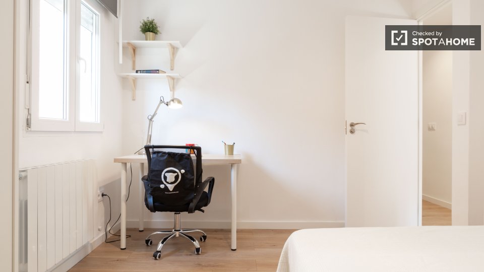 Room for rent in 4-bedroom apartment in Latina, Madrid - 28024 madrid ...