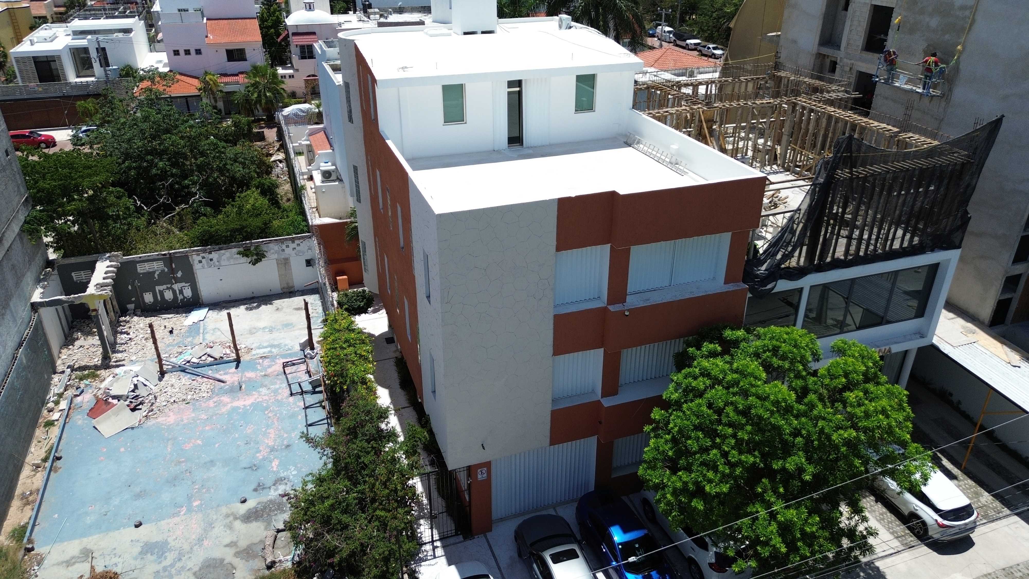 4-Level commercial building in central Cancún – Prime location - 63 Cto ...