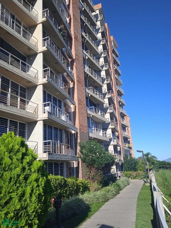 Remodeled apartment for sale in El Encantado, El Hatillo Municipality ...