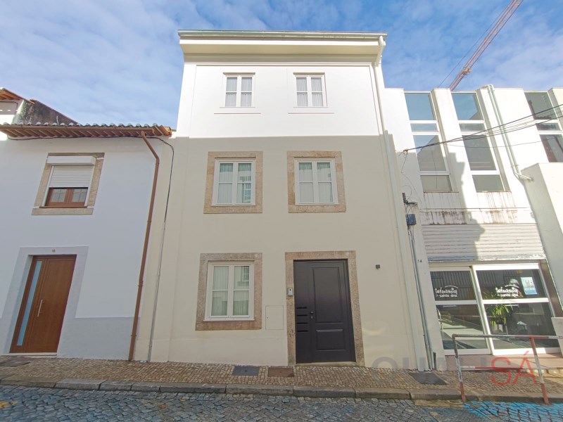 New T1 apartment with balcony, equipped and furnished, located in ...