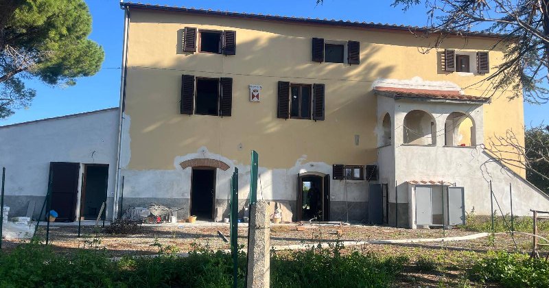 3 Condos with Garden for Sale in Riotorto | Properstar