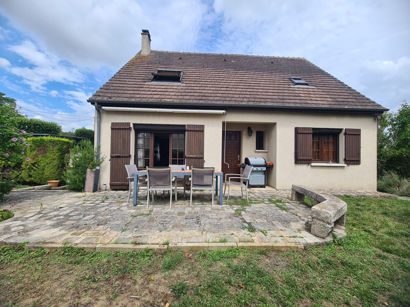 FAMILY HOME IN A SOUGHT-AFTER AREA - 77000 Melun - 4 beds house for ...