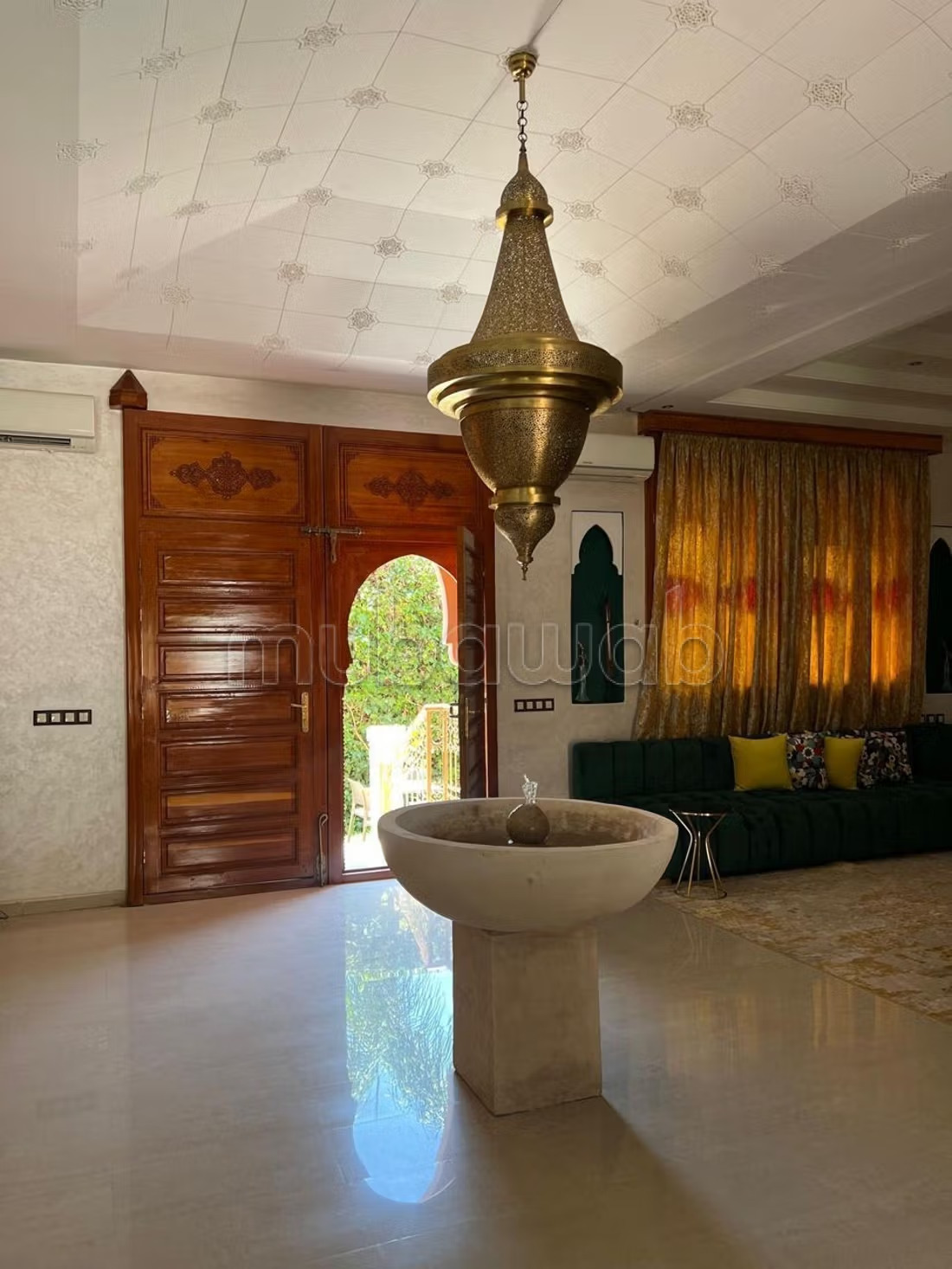 Magnifica villa di 450m² con piscina in affitto a Targa - Ménara ...