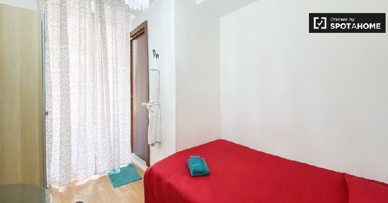Room for rent in apartment with 6 bedrooms, Centro Storico - 00185 rome ...