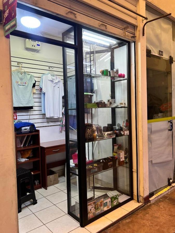 Commercial premises with high profitability for sale in CC Venturo ...