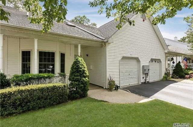 16 Maisons à vendre - Blue Point | Properstar