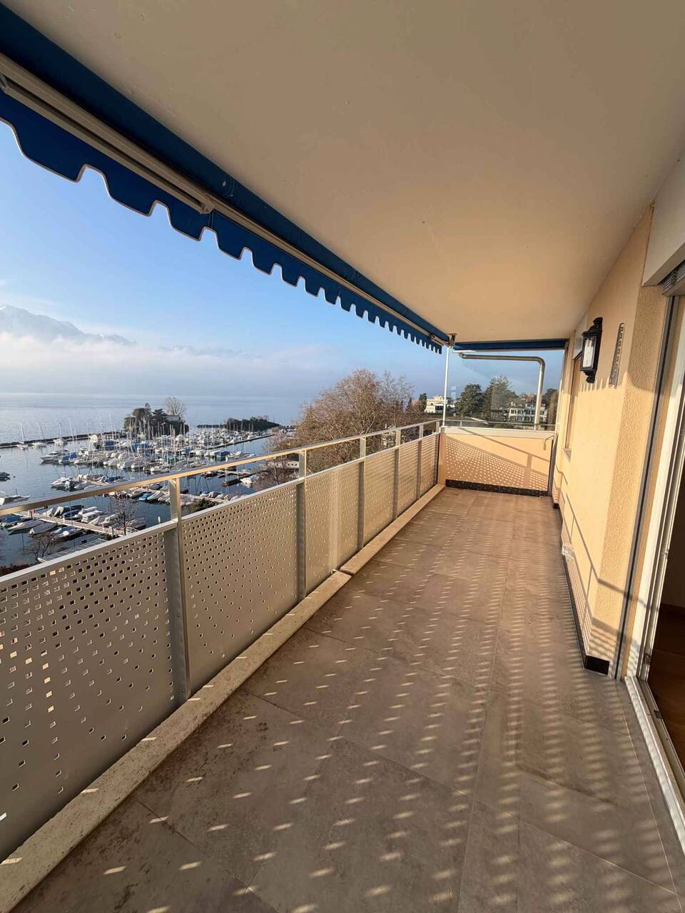 Splendid 3.5 room apartment with stunning views in Clarens - A Clarens ...