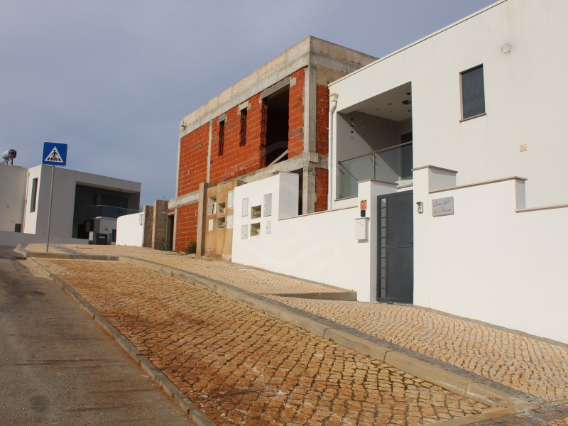 Plot for T4 housing construction with turnkey concept, Portelas, Lagos ...