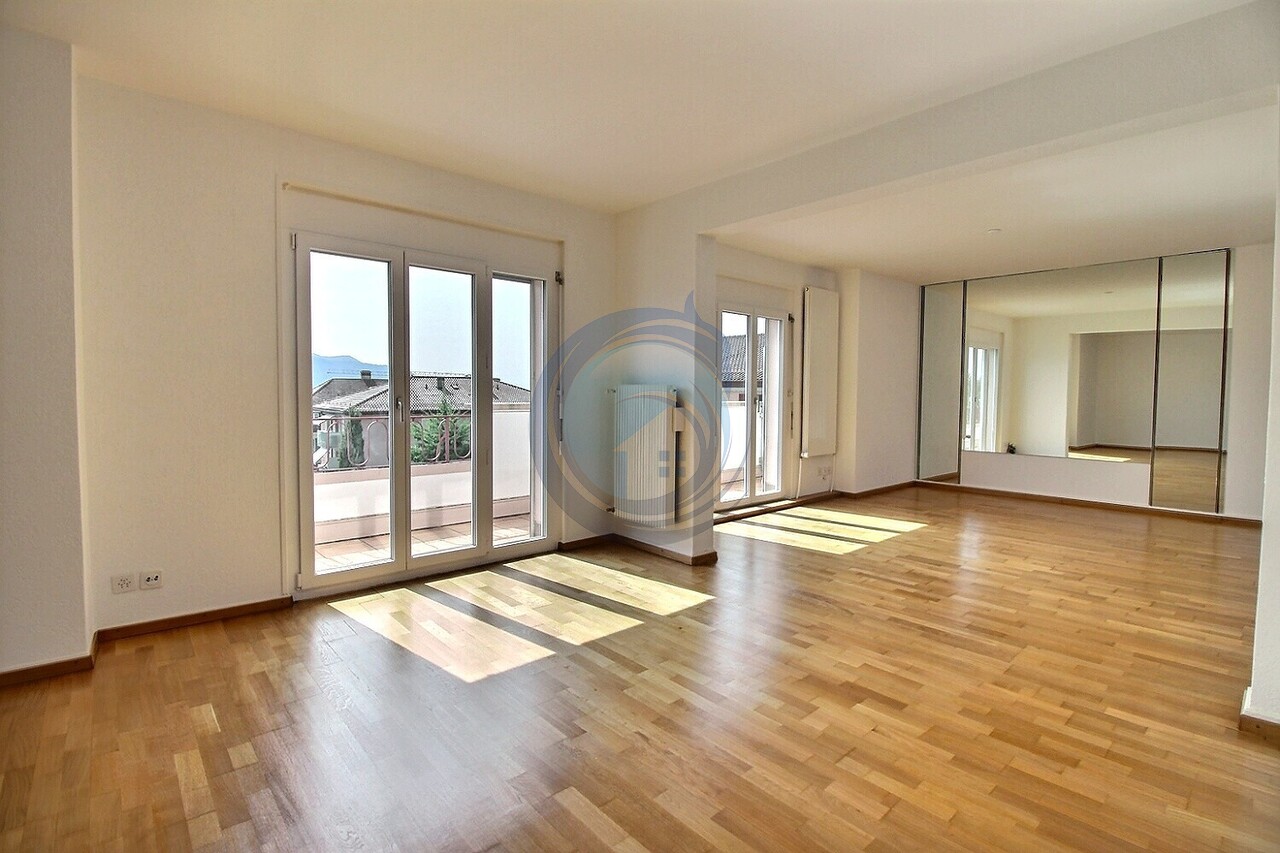 3.5-ROOM APARTMENT WITH BALCONY AND LAKE VIEW - Avenue des Baumes 21 ...