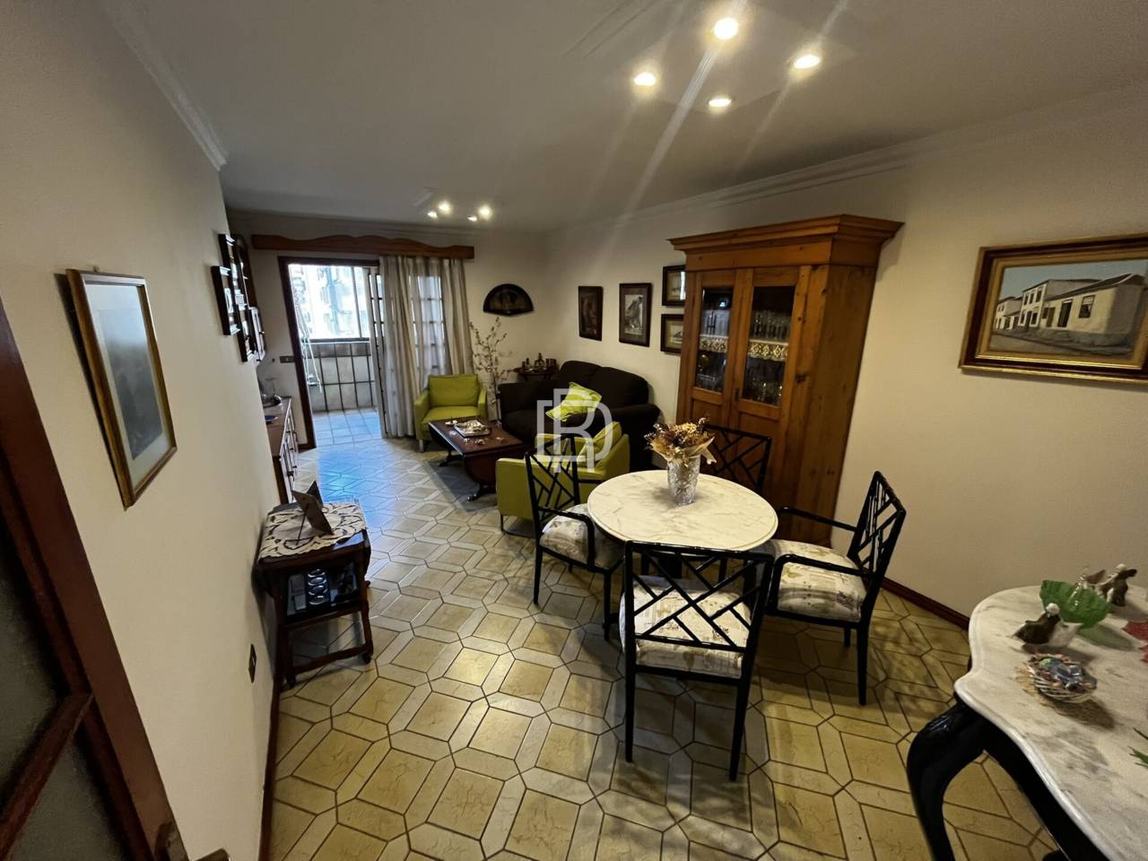 SPACIOUS AND BRIGHT APARTMENT ON THE RAMBLA OF SANTA CRUZ DE TENERIFE ...