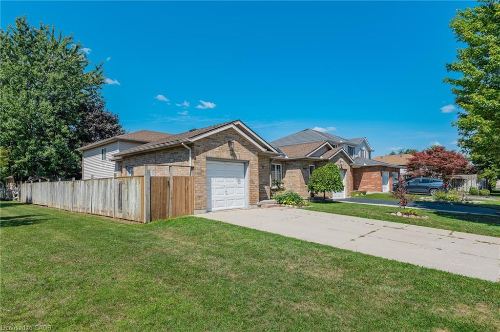 181 Walsh Crescent, N5A 7X7 Stratford - 3 beds house for sale - Properstar