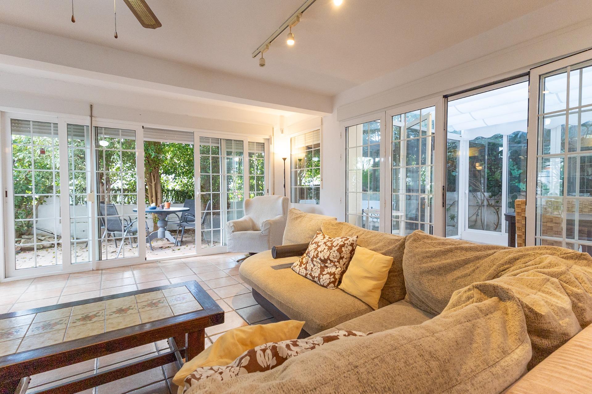 VILLA À LA COVETA FUMÁ - EL CAMPELLO - ESPACE, LUMIÈRE ET TRANQUILLITÉ ...