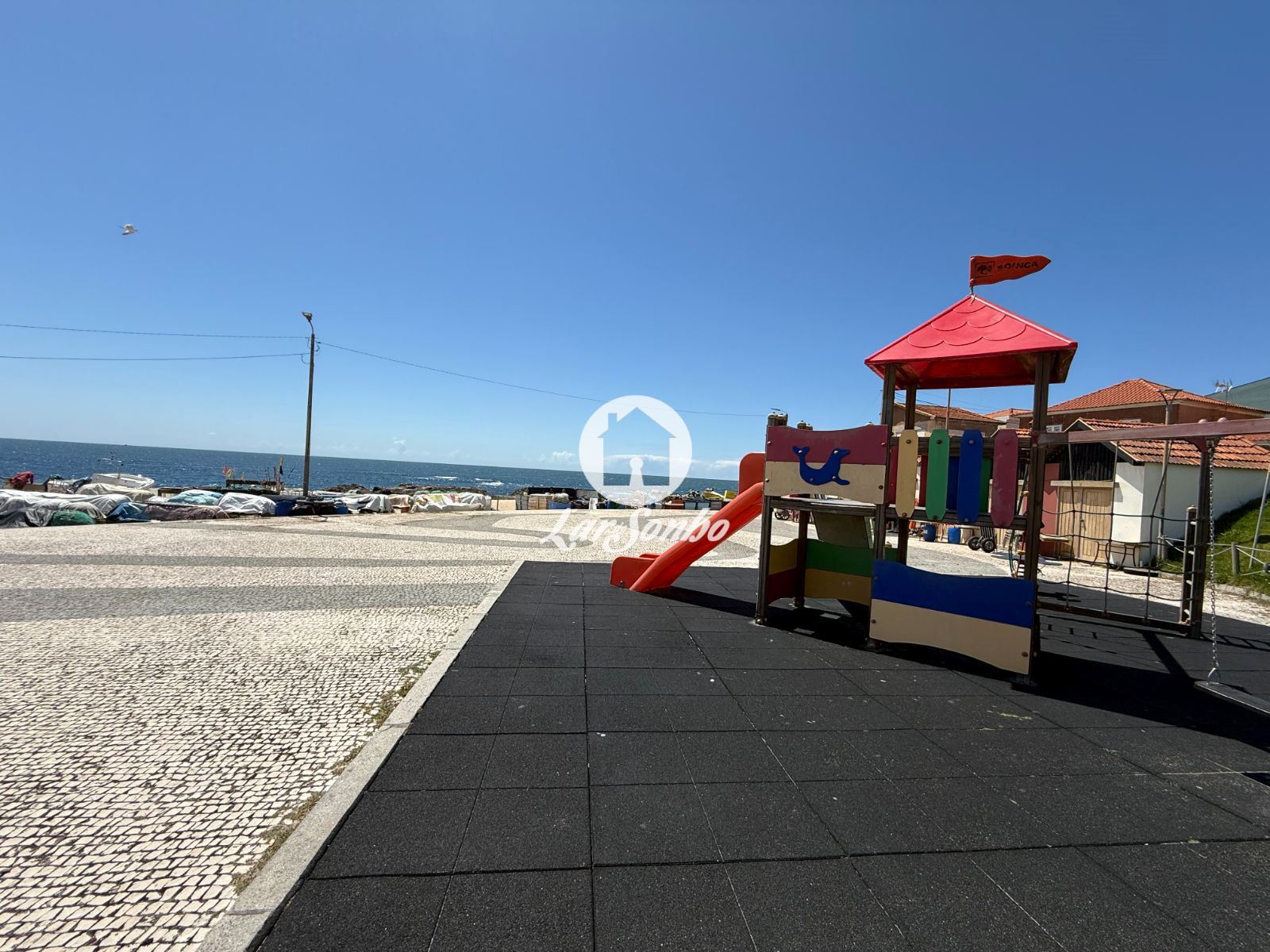 Terrain à construire de 363m2 avec projet à 150m de la plage de Vila ...