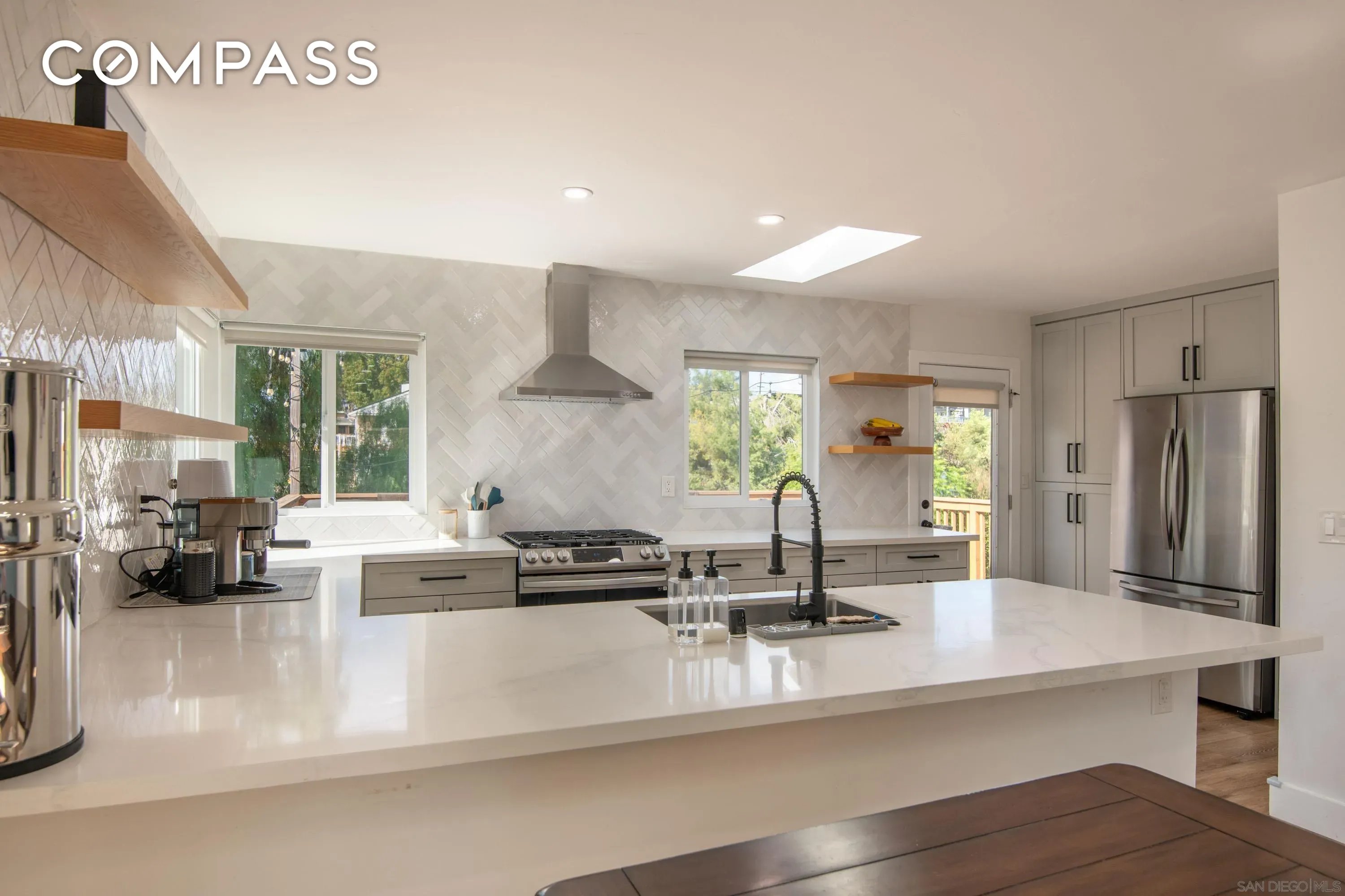 2404 Montclair St, 92104 San Diego - 4 beds house for sale - Properstar