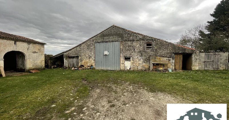 2 Appartements et maisons avec garage à vendre - Boisné-la-Tude ...