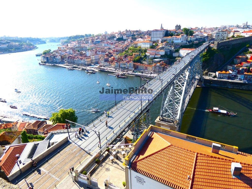 JAIME PINTO - Soc. Med. Imob., Lda - Lic. AMI 445 - Properstar CH