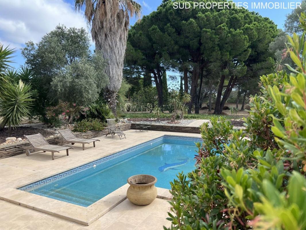 ON THE ROAD TO THE BEACHES, AN EXCEPTIONAL PROPERTY THAT LEAVES NO ROOM ...