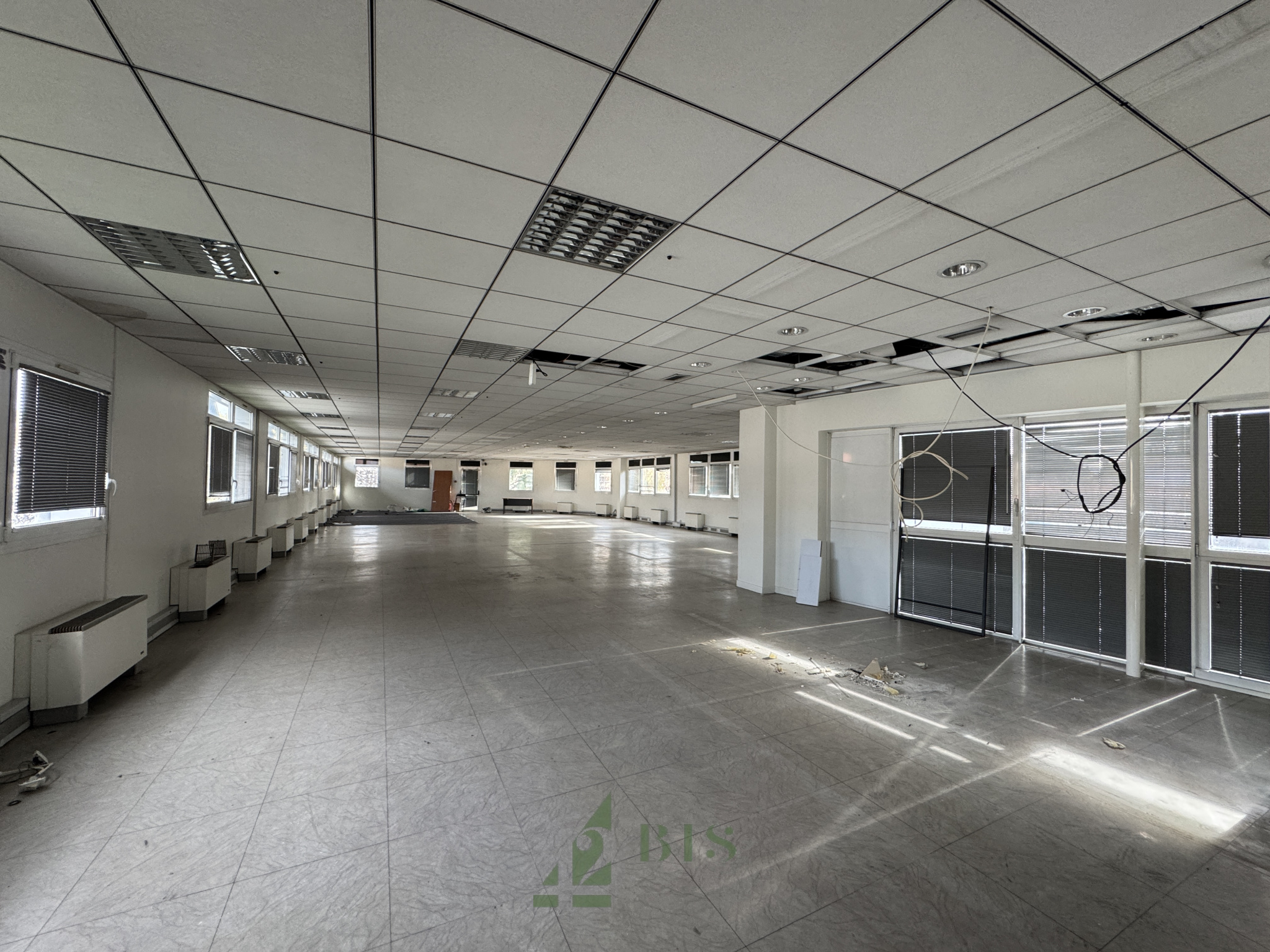 FOR RENT - OFFICES 355 m2 HYPER CENTER OF ROANNE - 42300 Roanne ...