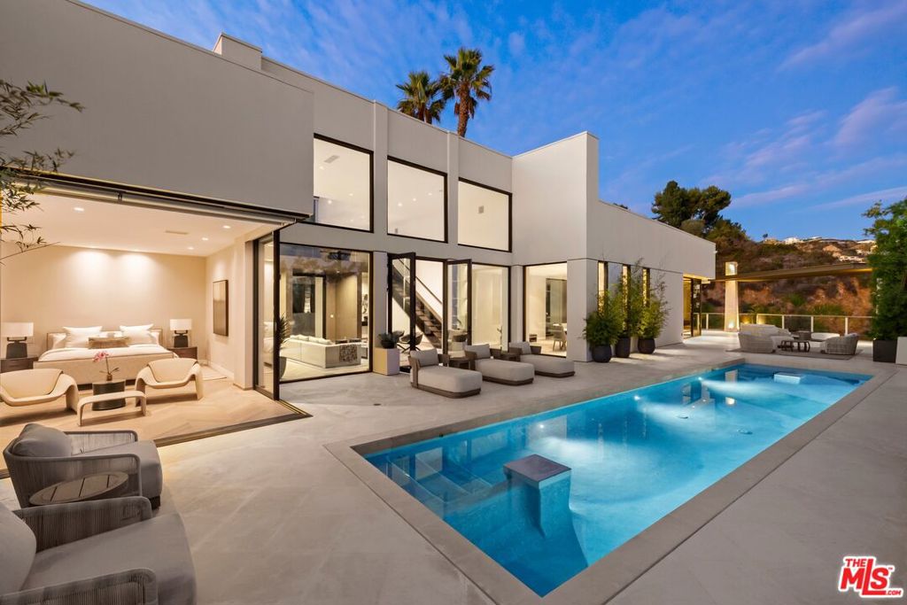 The Ultimate Entertainer’s Compound with Panoramic LA Views - 9405 ...