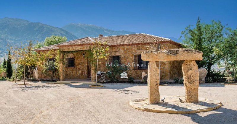 6 Maisons avec vue lac à vendre - El Gastor | Properstar FR