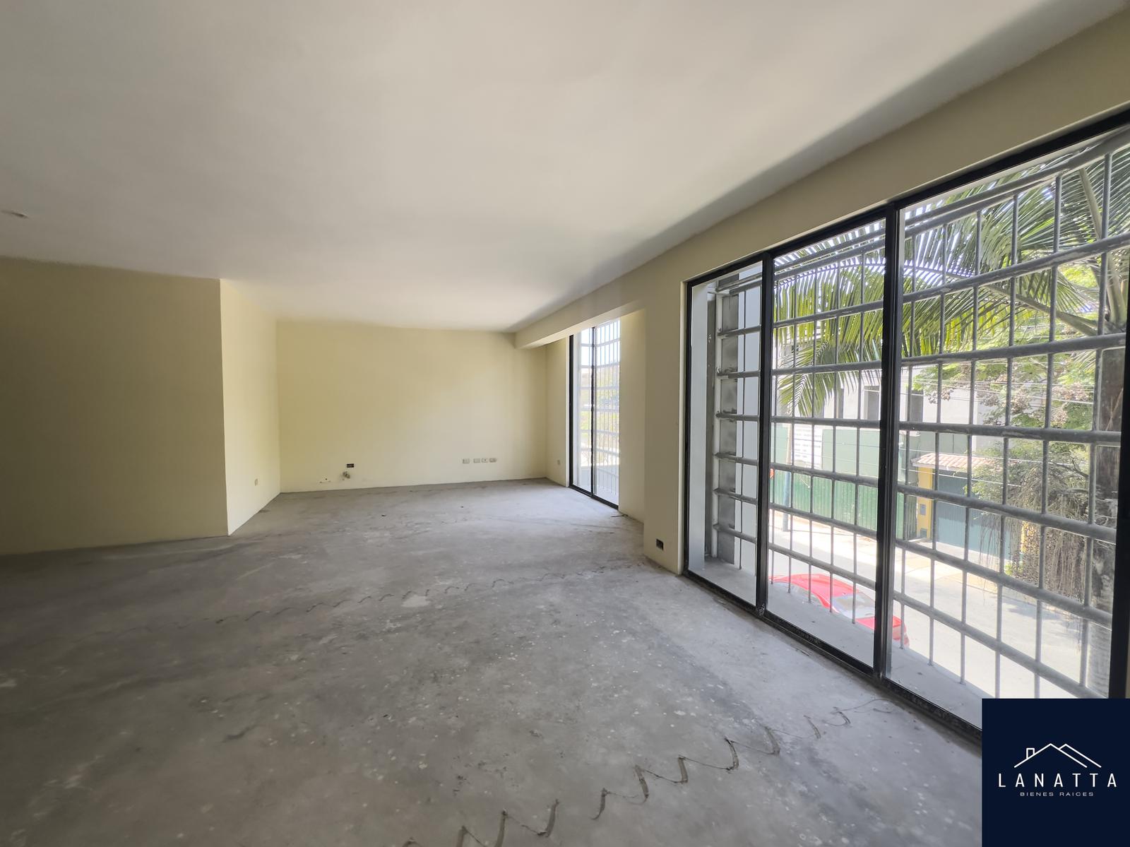 Apartment for Sale Golf San Isidro 3 bedrooms, 2.5 bathrooms, patio, 2 ...