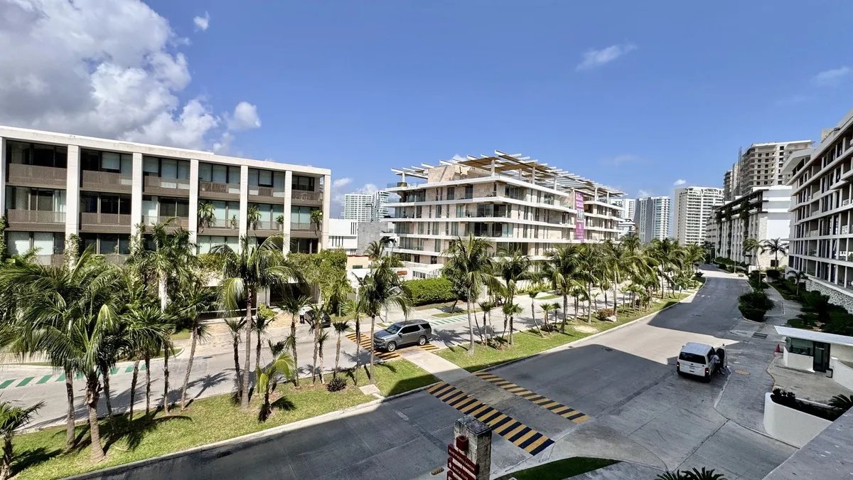 APARTMENT FOR RENT IN ALLURE PUERTO CANCUN - Ave. Bonampak, 1, 77500 ...