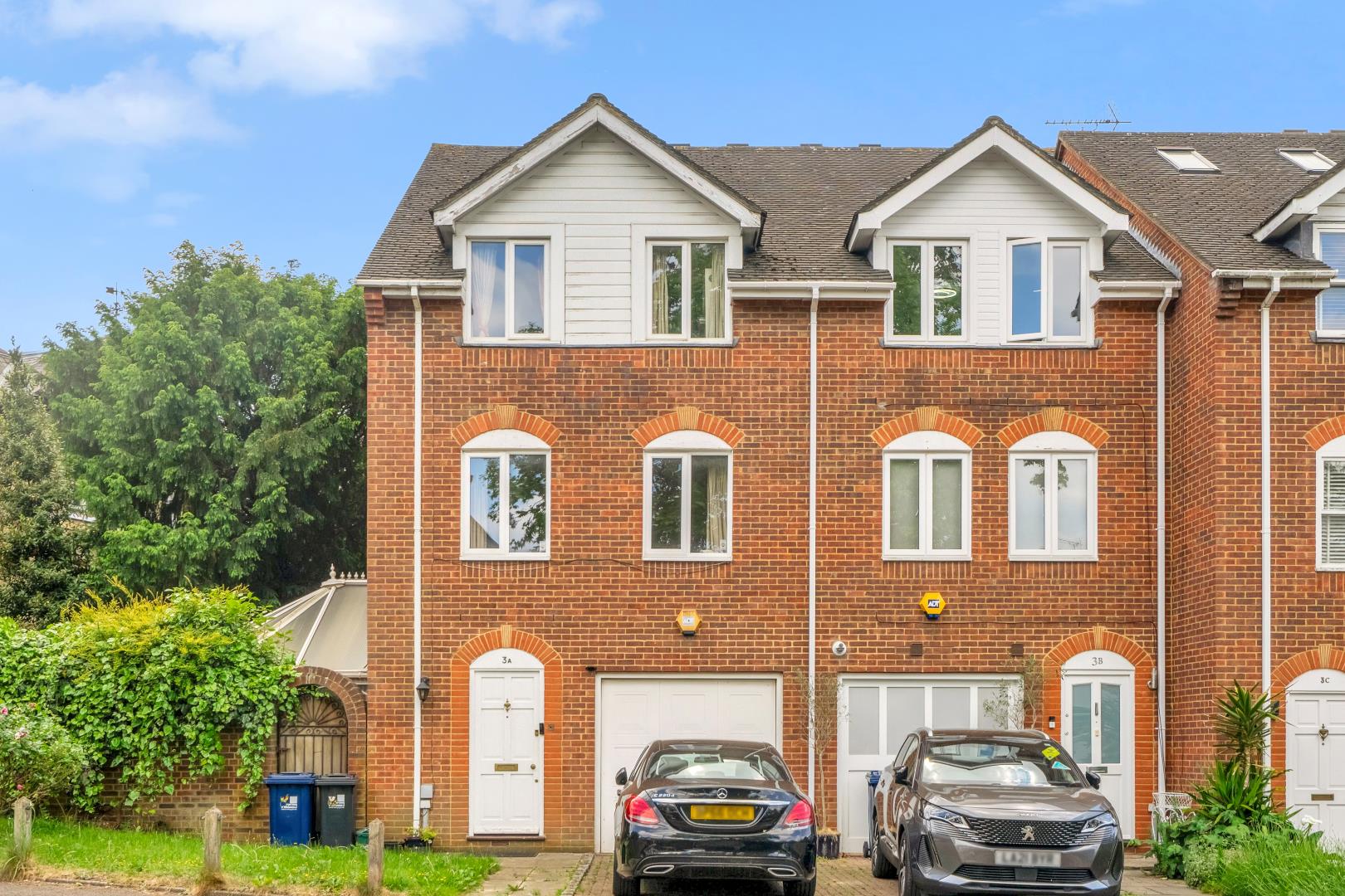 1 House for Sale in W5 1DD London | Properstar