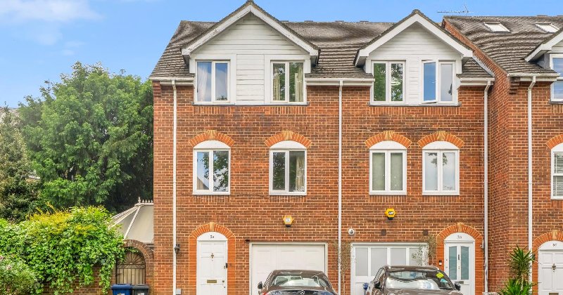 1 House for Sale in W5 1DD London | Properstar