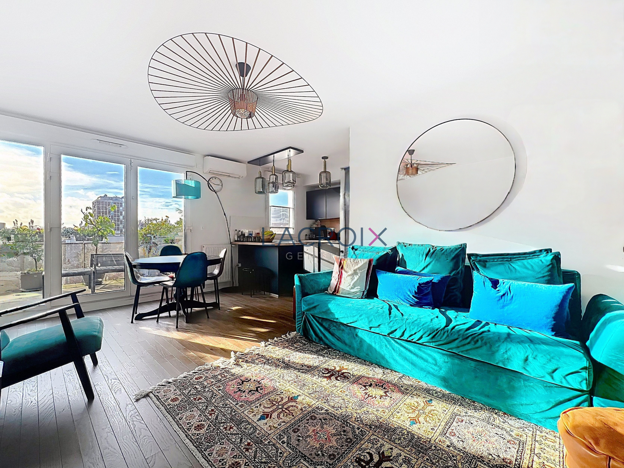 4-room apartment with terrace and double parking in a modern building ...