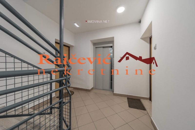 Novi Beograd Arena Blok 25, Bulevar Arsenija Carnojevica, Belgrade ...