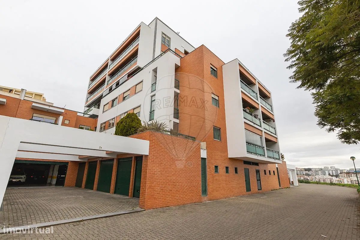 Lisboa, Carnaxide E Queijas - 3 beds apartment for sale - Properstar