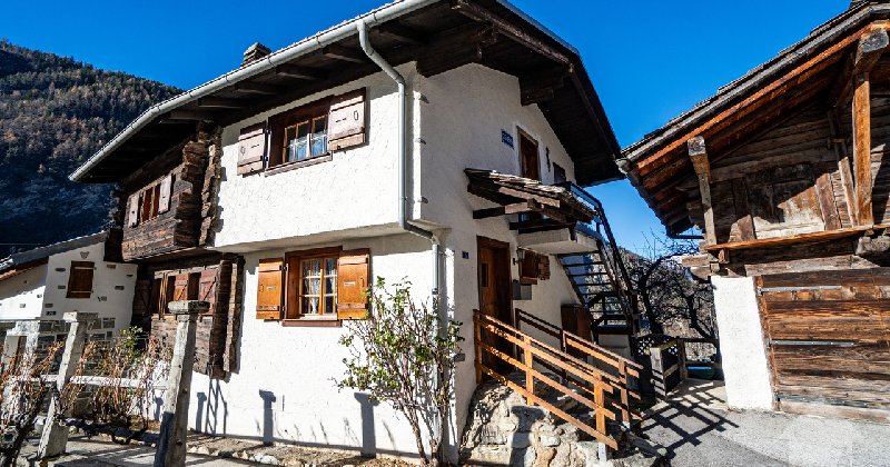 24 Apartments with Mountains view for Sale in Vissoie | Properstar