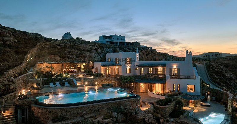 47 Häuser mit Seeblick zum Verkauf in Mykonos | Properstar