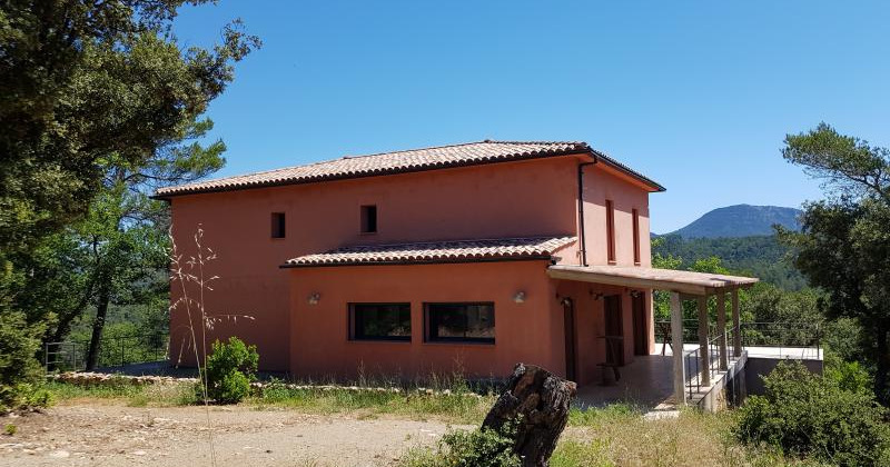 Villa of 307 m2 on a plot of 11777m2 - 83670 Châteauvert - 8 beds villa for sale - Properstar