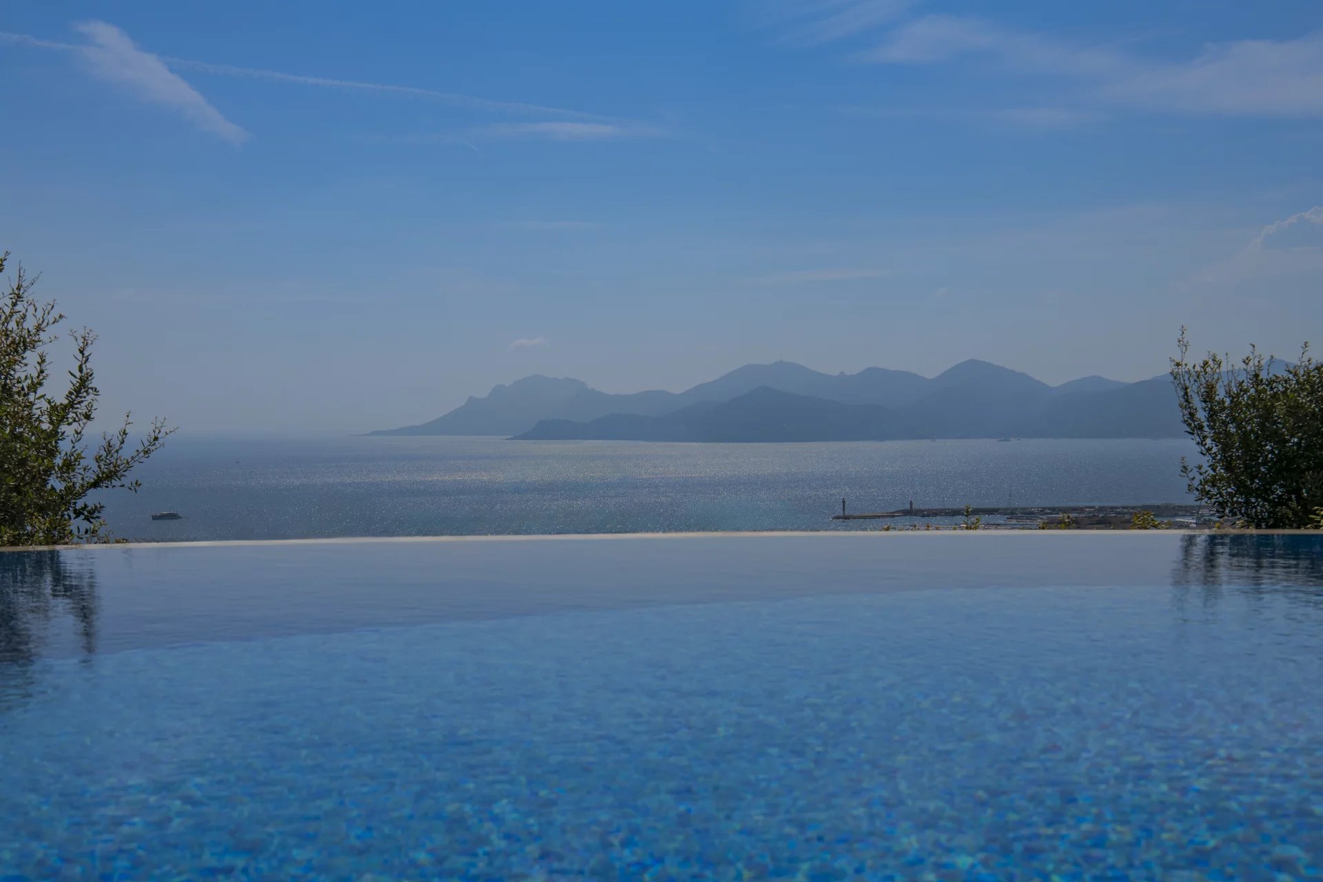 6 Bedrooms - Villa - Alpes-Maritimes - For Sale - 10393 - 6 beds villa ...