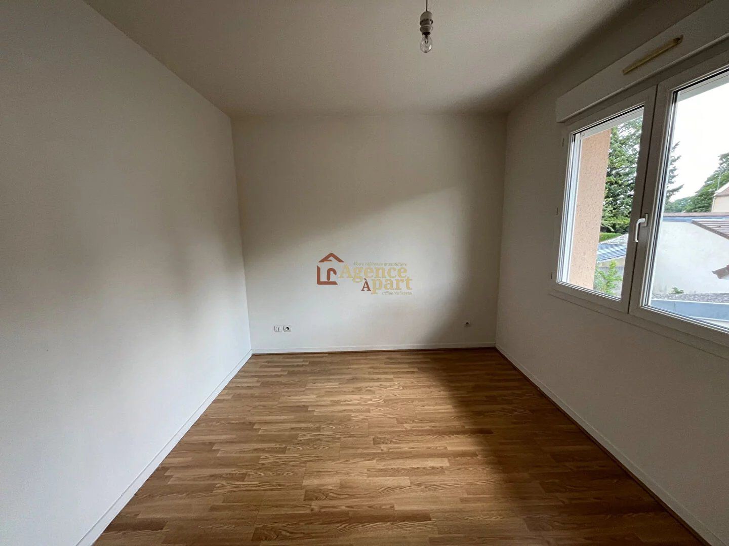 14940 SANNERVILLE - Building for sale - Properstar