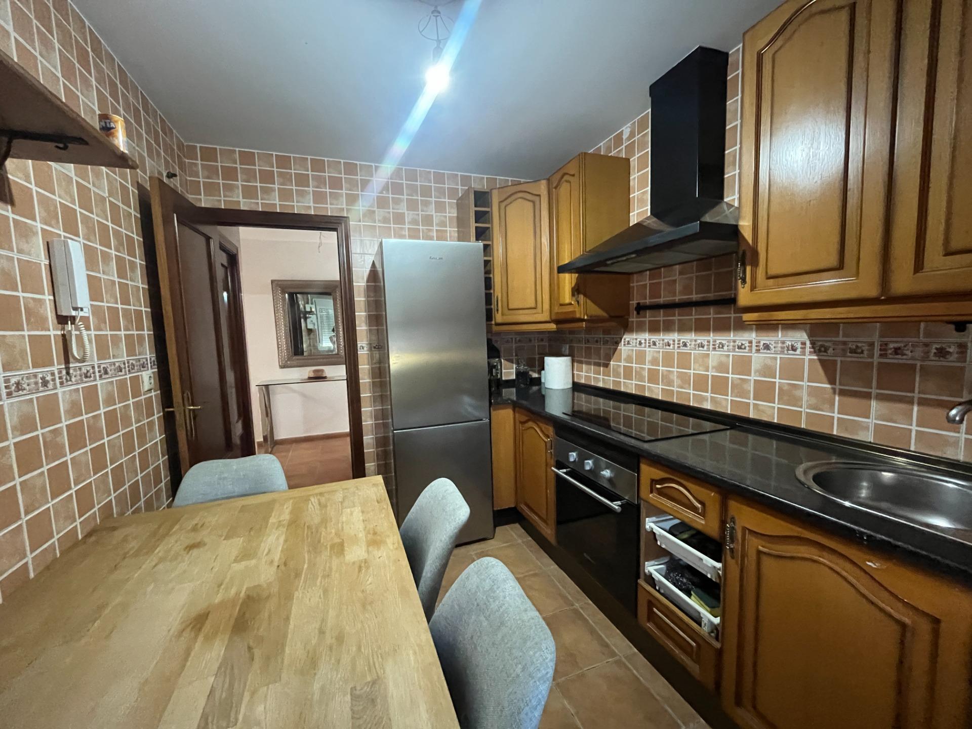 SPECTACULAR HOUSE WITH BASEMENT AND ROOF TERRACE IN ESTELLA DEL MARQUÉS ...